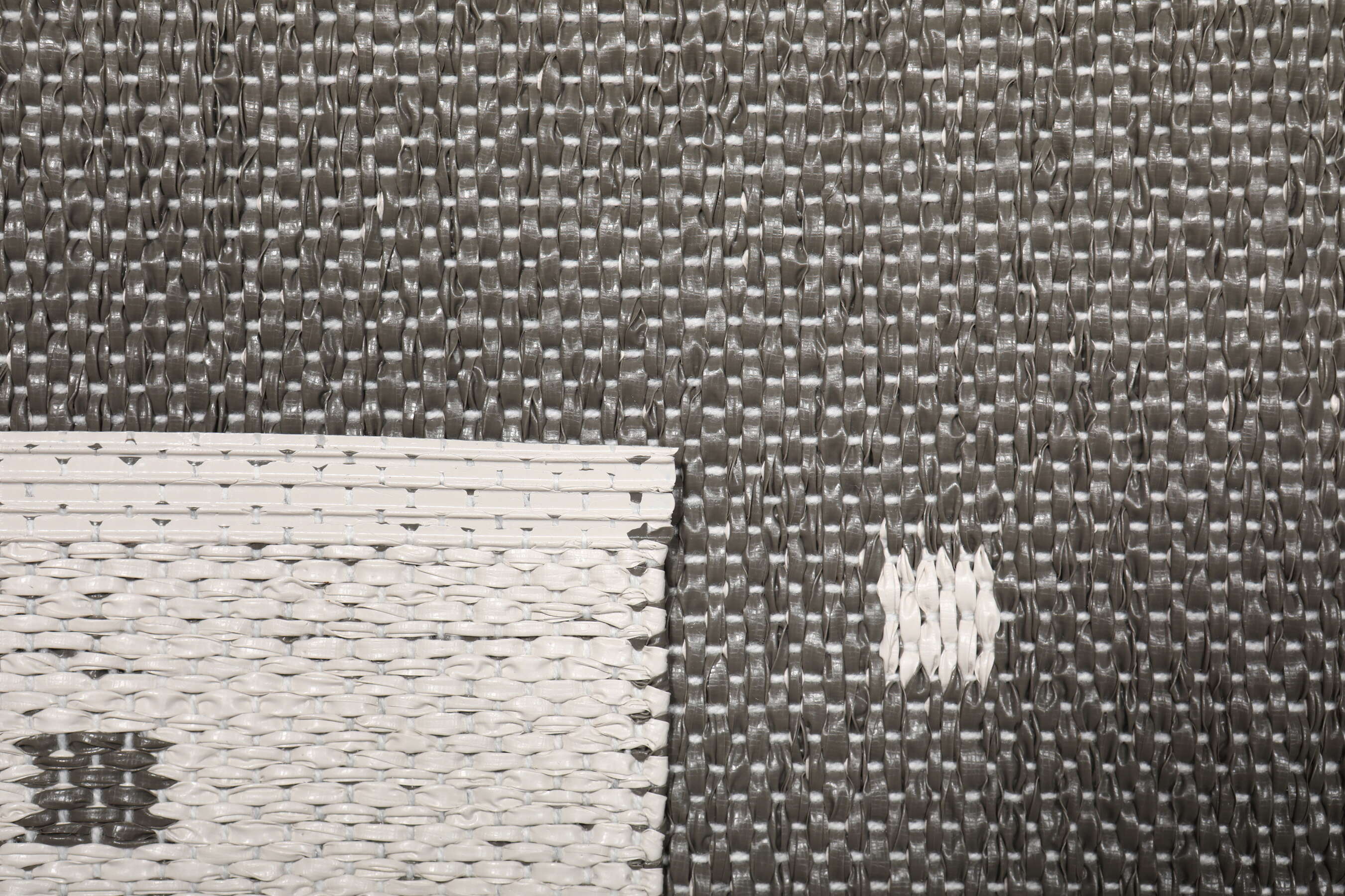 Glimt - Olive Green / Off White, Runner 70 x 200 cm Plastic Rug - Rugvista