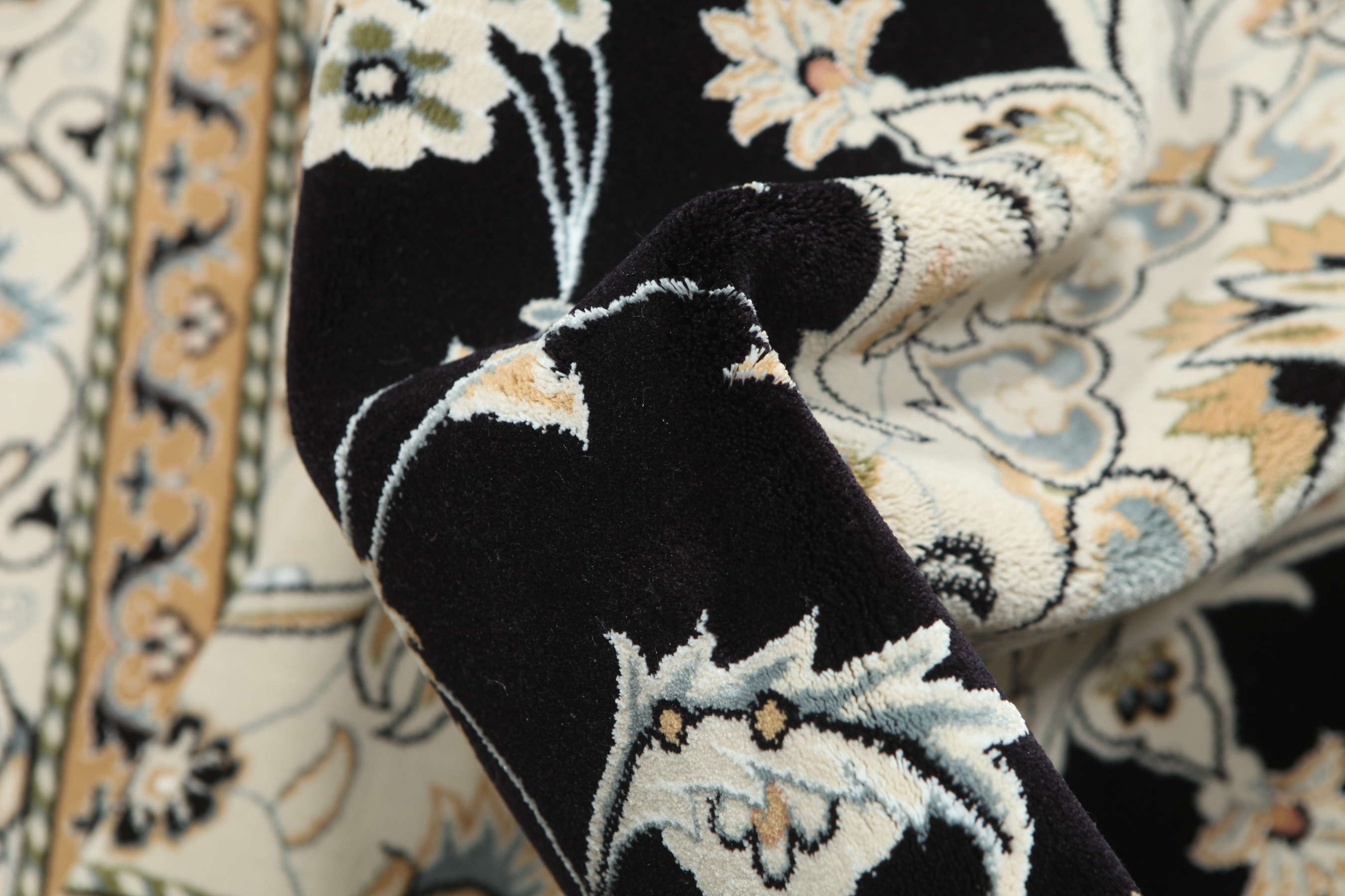 Nain Mahak - Beige / Black 192 x 250 cm Rug - Rugvista